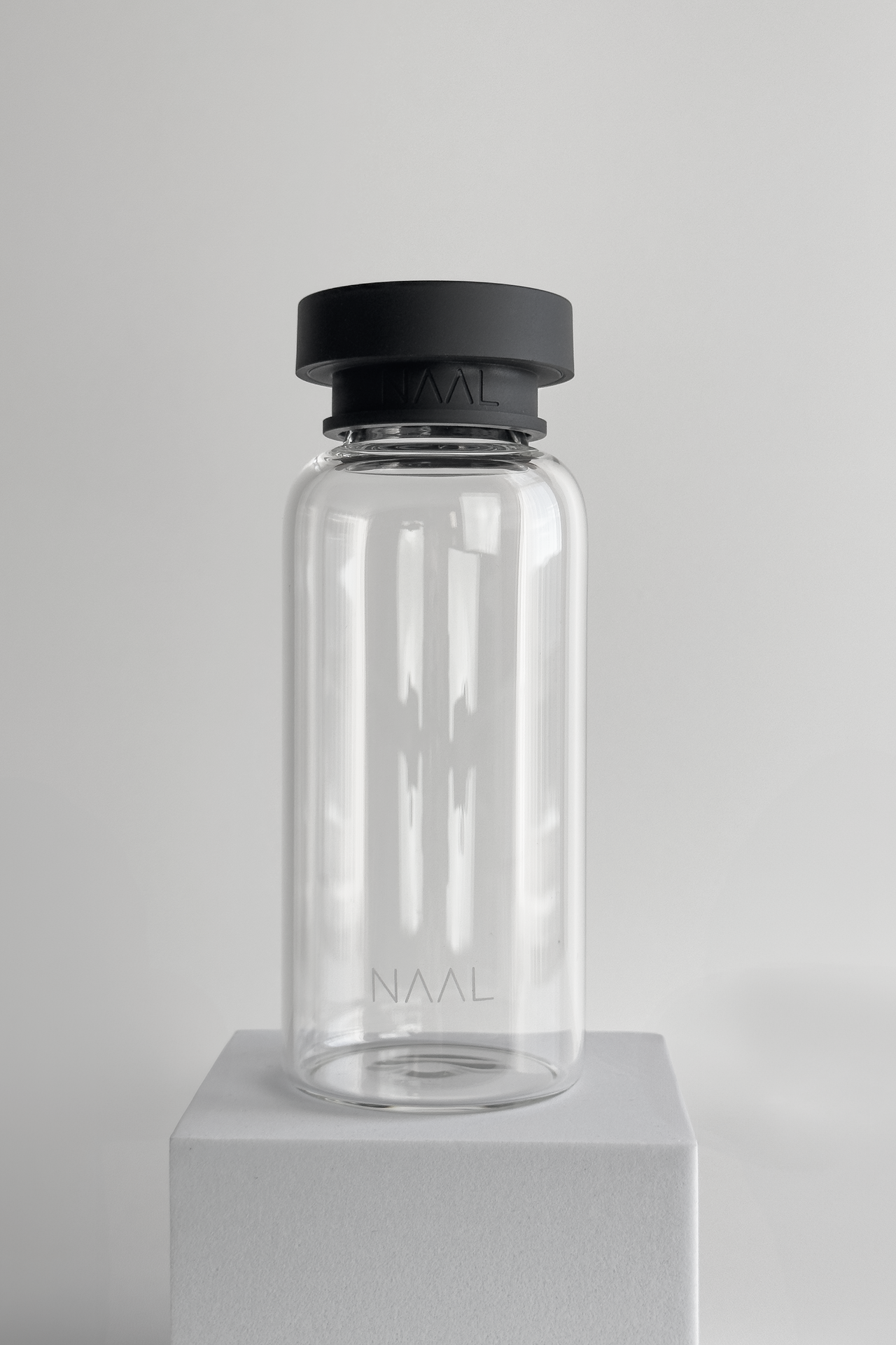 NAAL PURE BLACK glass water bottle